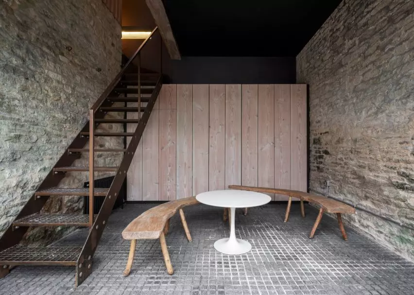 Interior de la oficina de Grain Loft Studio de Richard Parr Associates