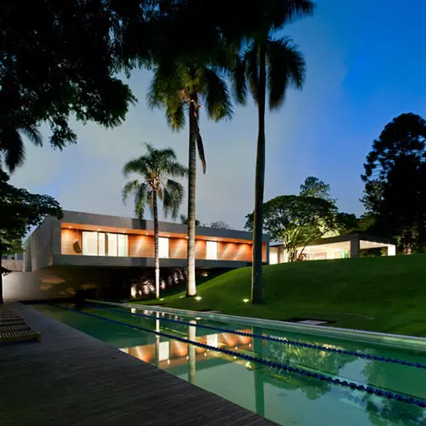 Isay Weinfeld द्वारे Casa Grecia