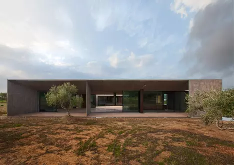 Residencia en Megara por Tense Architecture Network