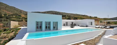 Omah ing Paros dening React Architects