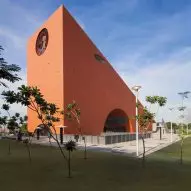 Archohm completează muzeul socialismului în formă de pană în nordul Indiei