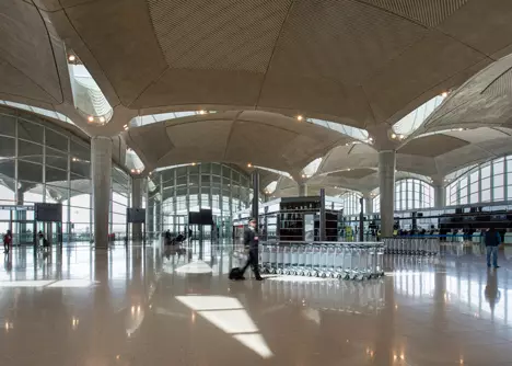 Queen Alia International Airport troch Foster + Partners