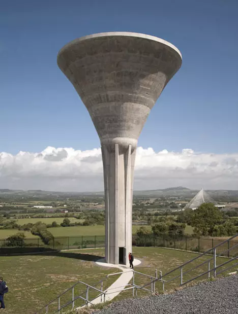 Water Towers of Ireland deur Jamie Young