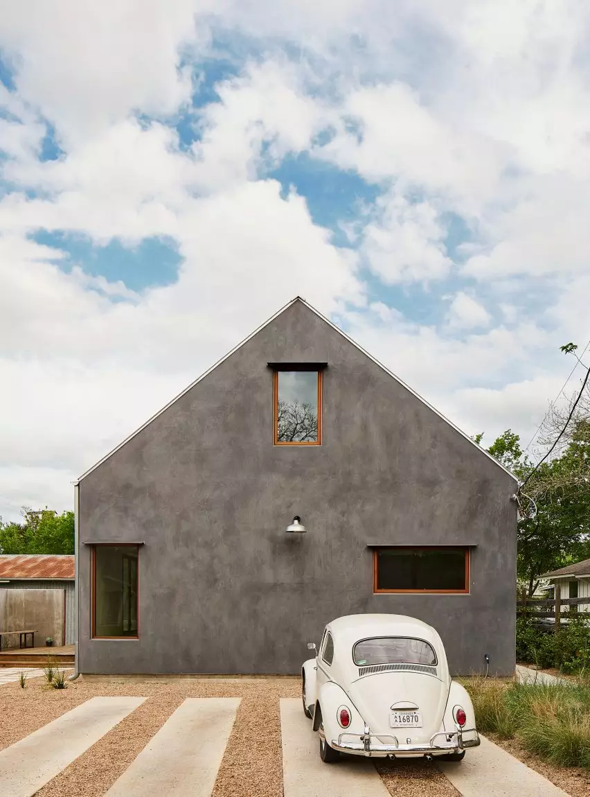 Side Angle Side, Austin'deki üçgen çatılı evi yarattı