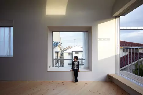 Casa en Ookayama por Torafu Architects