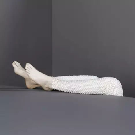 Snake&Molting legwear ku Camille Cortet