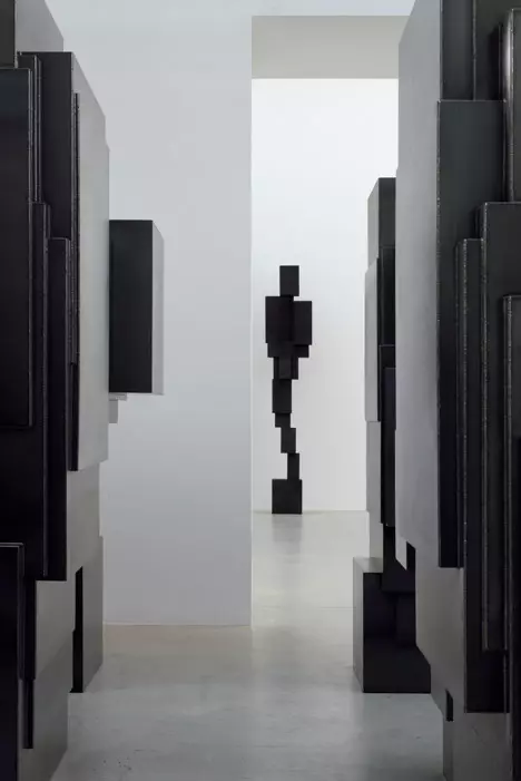 Umzimba Wesibili ka-Antony Gormley eThaddaeus Ropac Galerie