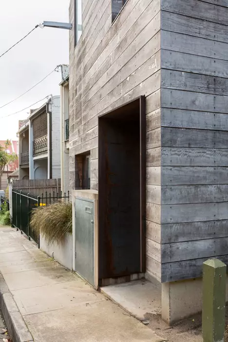 스털링 하우스 by Mac-Interactive-Architects_dezeen_468_18