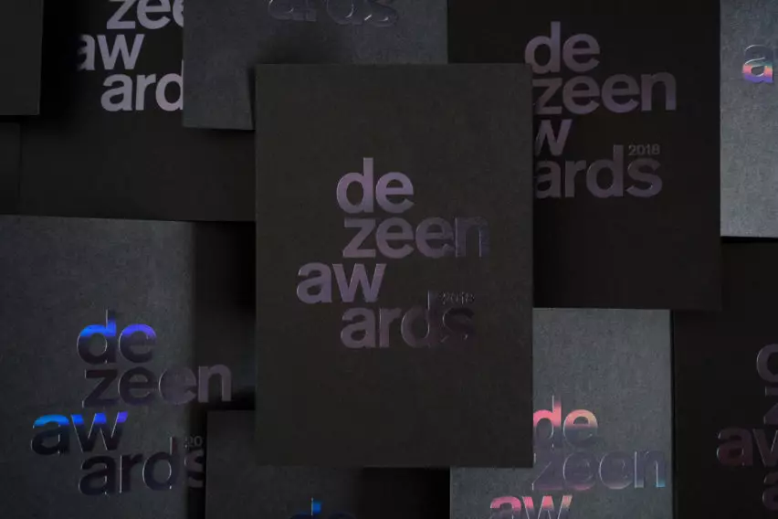 Micha Weidmann Studio bruker farger og bevegelse for å animere Dezeen Awards-seremonien