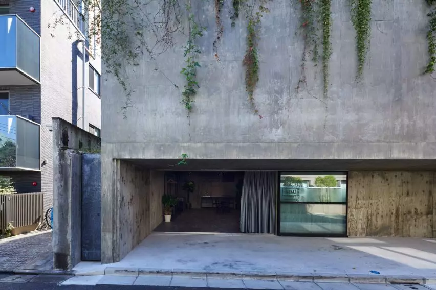 Fasad beton rumah Jepang