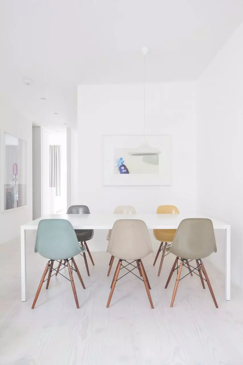 HASA Architects transformă un apartament din Londra într-o „cutie albă fără sudură” 73724_3