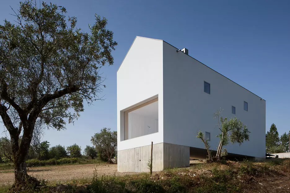 Casă în Fonte Boa de Joao Mendes Ribeiro