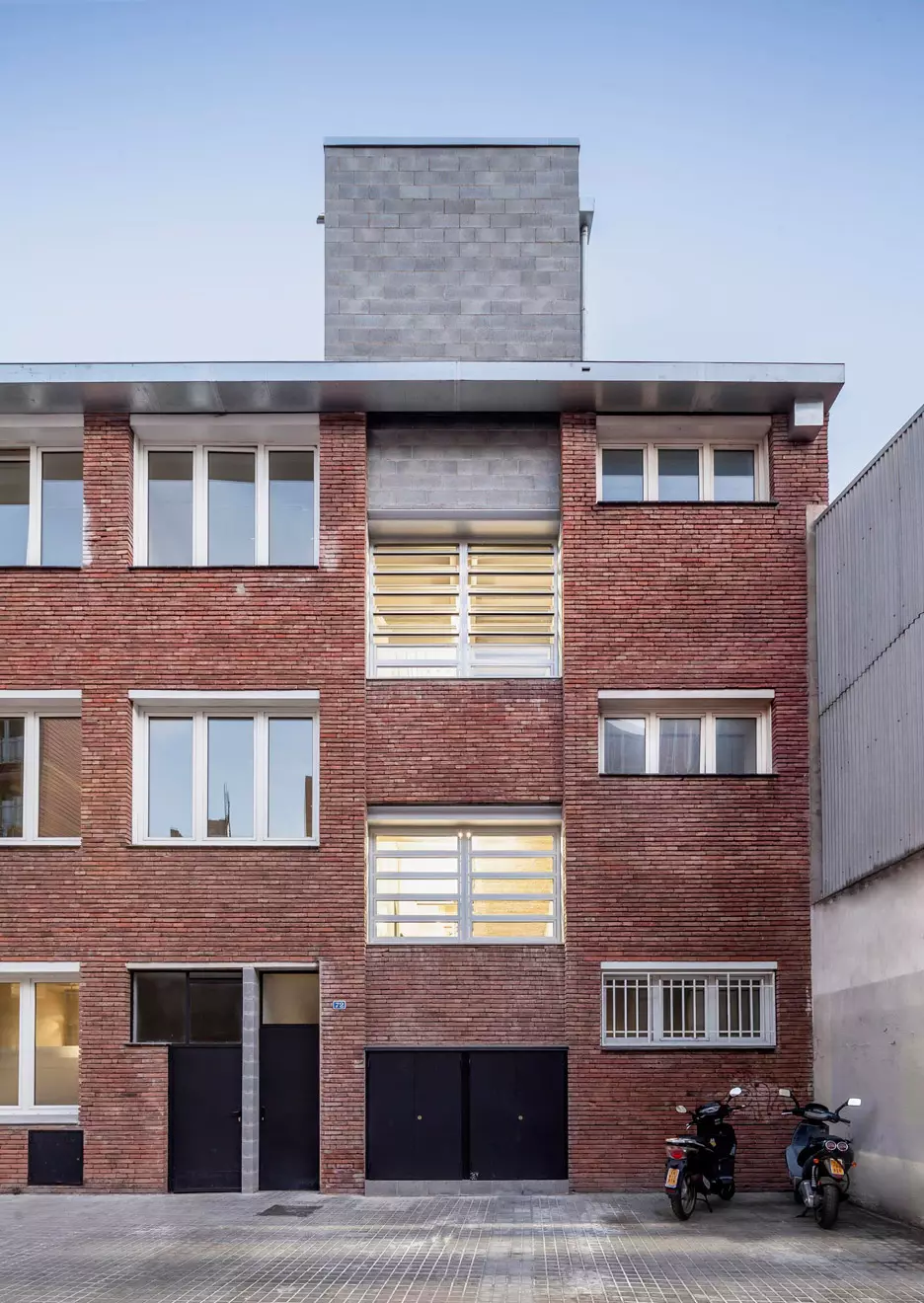 Pag-aayos ng paaralan 906 ni H Arquitectes