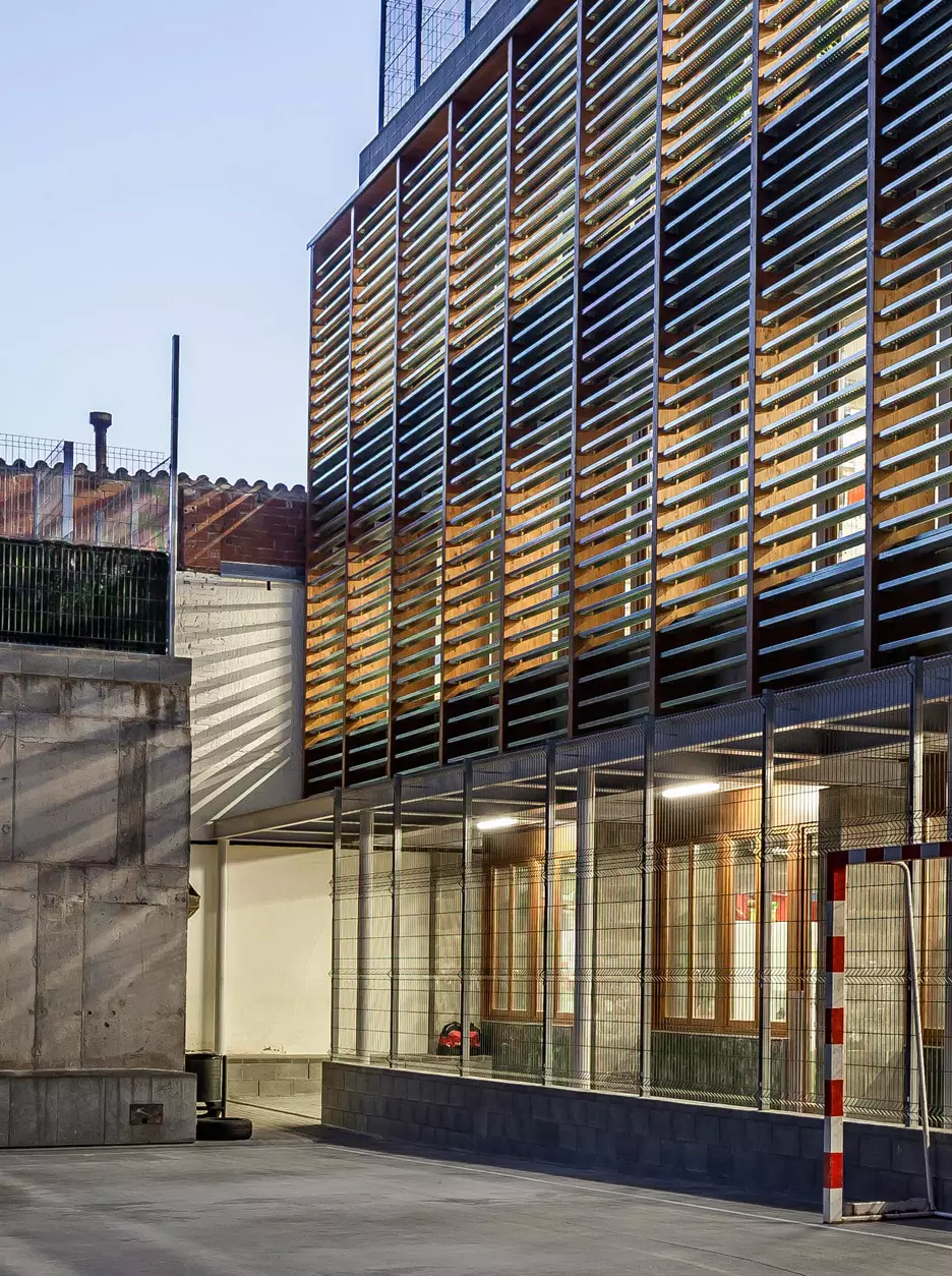 Renovasi sekolah 906 dening H Arquitectes