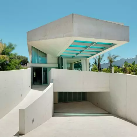 Jellyfish House yolembedwa ndi Wiel Arets_dezeen_6sq