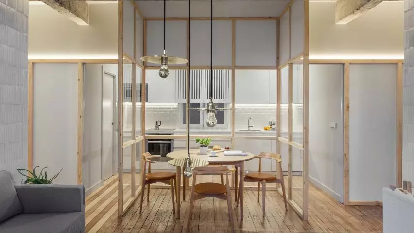 Dapur dengan partition kaca