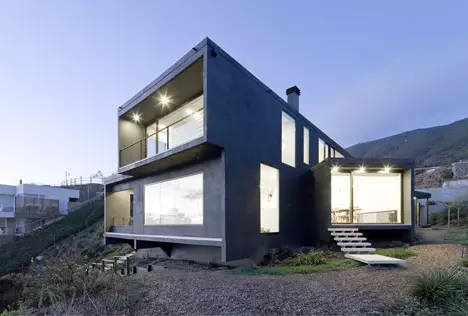 Pegue The Views House Chile por Terra