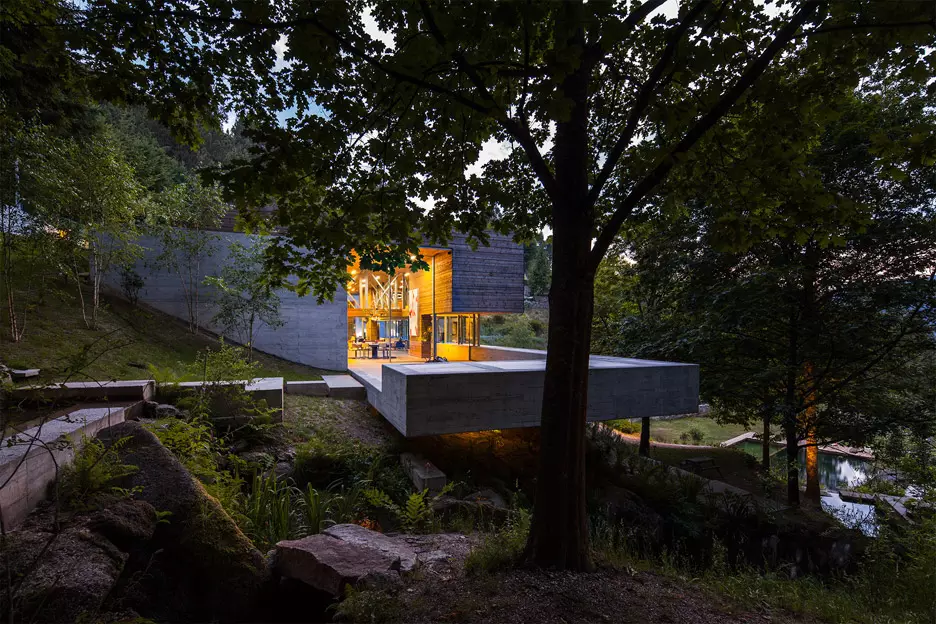 Casa Gerês en Portugal por Carvalho Araújo