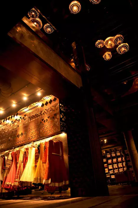 Магазин за булчински облекла Tashya в Чандигарх, Индия, от Charged Voids