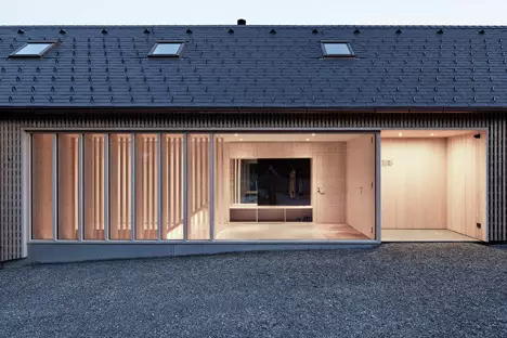 Haus-Fur-Julia-Und-Bjorn-by-Innauer-Matt-Architekten_dezeen_468_4