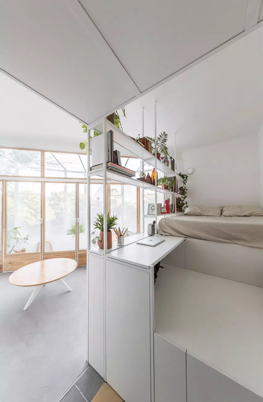 Apartemen Tiny El Camarin oleh IR Arquitectura