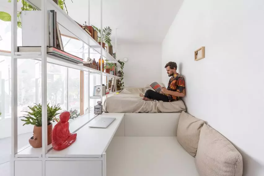 Apartemen Tiny El Camarin oleh IR Arquitectura