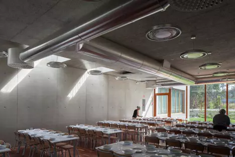 Fonte-de-Angeo-School-by-Miguel-Marcelino_dezeen_468_9