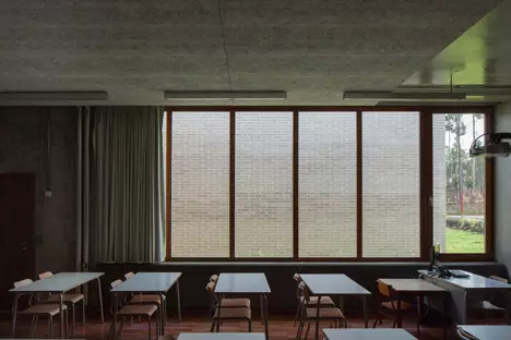 Fonte-de-Angeao-School-af-Miguel-Marcelino_dezeen_468_4