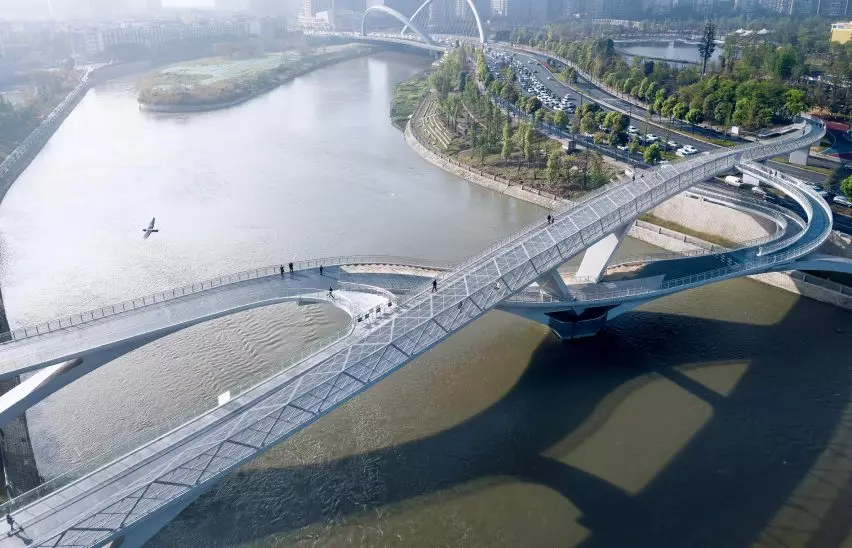 Wuchazi Bridge en Ĉengduo de arkitektoj Tom Wünschmann, Achim Kaufer, Wei Cai kaj Philipp Buschmeyer kaj ĉinaj dezajninstitutoj SADI kaj JDTM