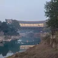 Il Jishou Art Museum dell'Atelier FCJZ funge anche da ponte pedonale