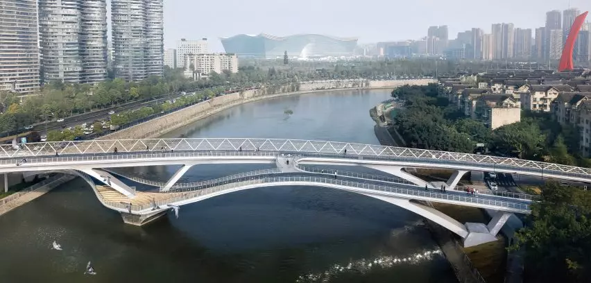 Ponte Wuchazi en Chengdu polos arquitectos Tom Wünschmann, Achim Kaufer, Wei Cai e Philipp Buschmeyer e os institutos de deseño chinés SADI e JDTM