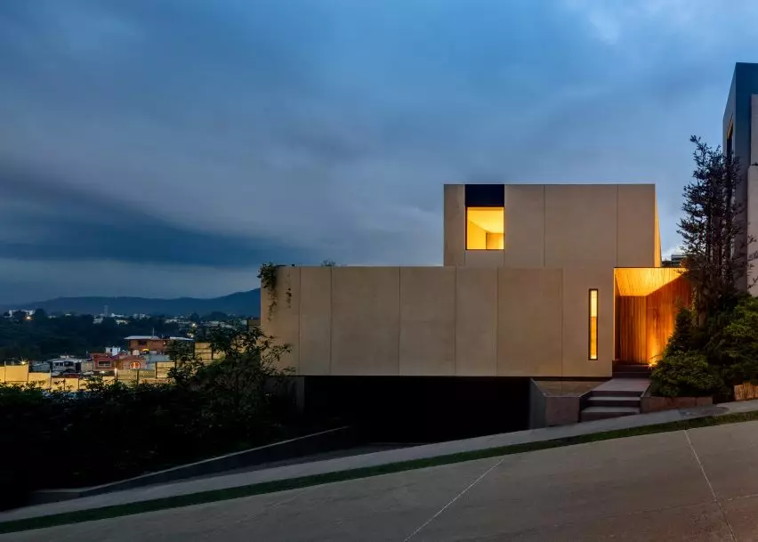 Cumbres House vum Arquitectura Sergio Portill