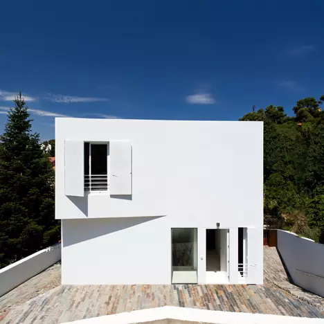 Vallvidrera House deur YLAB Arquitectos