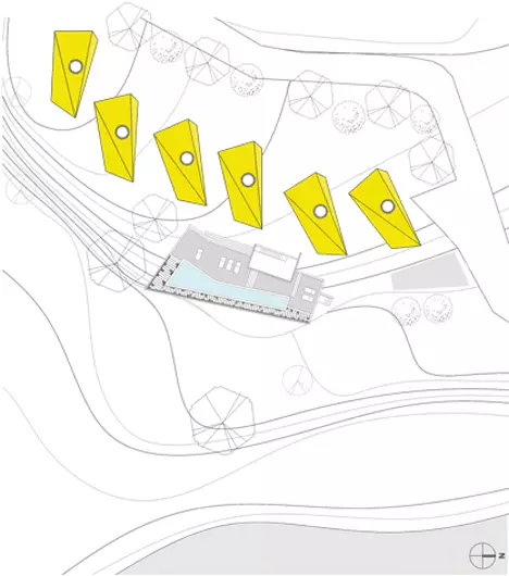 Amazu yibiruhuko asimmetric by Studio Koossino agaragaza urukuta rwumuhondo