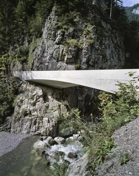 Jembatan Schanerloch dening Arsitek Marte Marte