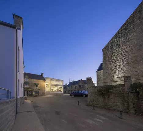 Mediatheque de Monterblanc by Studio 02 Architectes