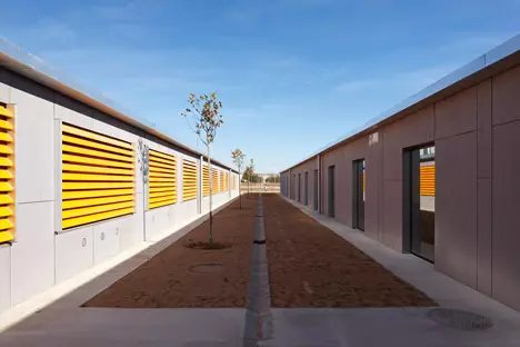 2260mm Architects 在 Vila-seca 的學校