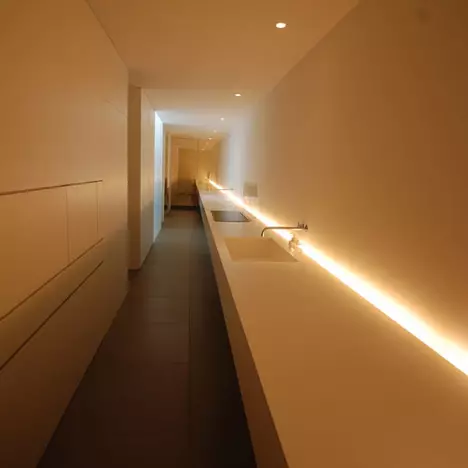 Minimalist House από τη Shinichi Ogawa & Associates