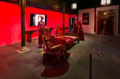 Китай в Зазеркалье в Метрополитен-музее