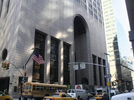 UPhilip Johnson John Burgee Isakhiwo se-AT&T se-Sony Tower dezeen 2_468