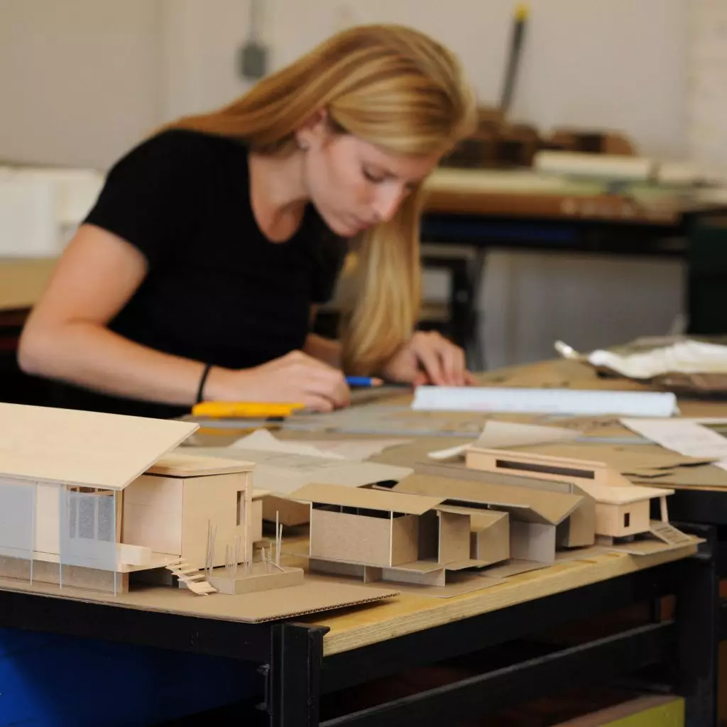 Los estudiantes de arquitectura trabajan más duro de todas las carreras universitarias de EE. UU.