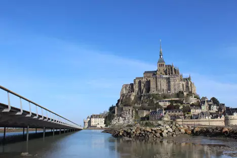 Mólo na Mont-Saint-Michel od Dietmar Feichtinger Architectes