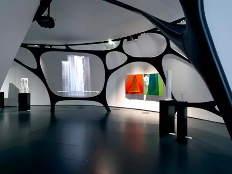 Une Architecture au Mobile Art Pavilion par Zaha Hadid