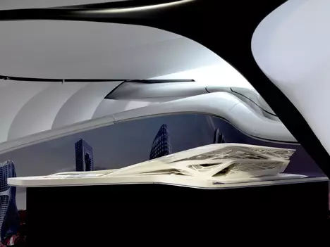 Une Architecture au Mobile Art Pavilion par Zaha Hadid