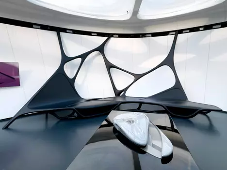 Une Architecture au Mobile Art Pavilion par Zaha Hadid