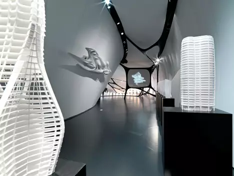 Une Architecture au Mobile Art Pavilion par Zaha Hadid