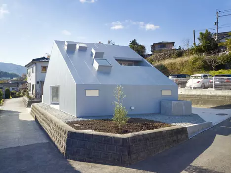 Cloudy House de Takao Shiotsuka