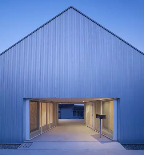 Cloudy House de Takao Shiotsuka