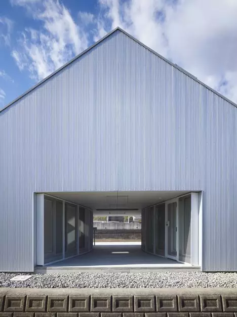 Cloudy House de Takao Shiotsuka