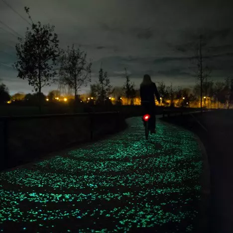 O carril bici de Van Gogh de Daan Roosegaarde